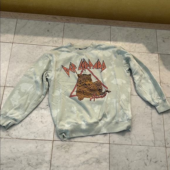 Def Leppard | Shirts & Tops | Def Leppard Graphic Girls Sweater Mint ...